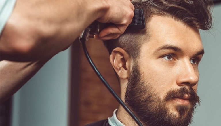 Coiffure post-greffe : Éclat et style pour vos nouveaux cheveux